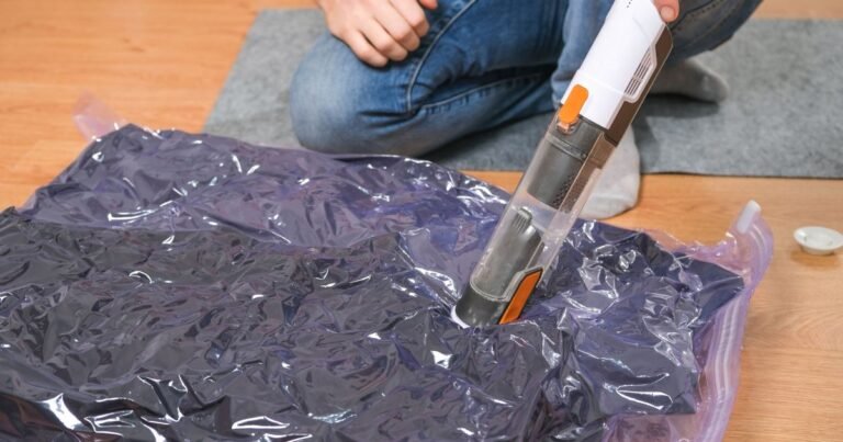 7 Best Airtight Storage Containers for Clothes With Lids